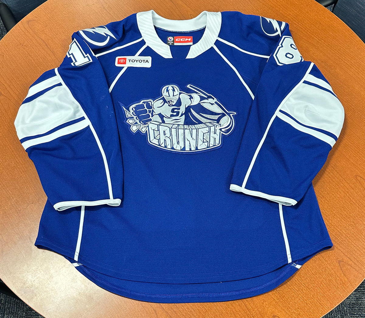 #18 Reece Newkirk Blue Jersey - 2024-25 – Syracuse Crunch Official Team ...
